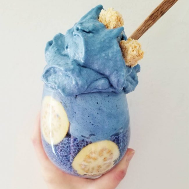 Blue Spirulina Smoothie for Glowing Skin - The Hint of Rosemary