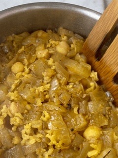 Arabic Yellow Rice with Chickpeas - The Hint of Rosemary