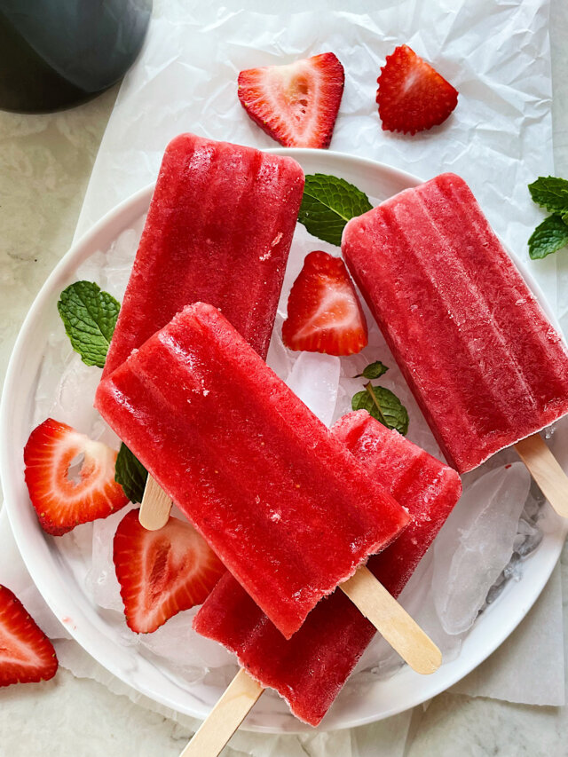 Strawberry Champagne Popsicles - The Hint of Rosemary