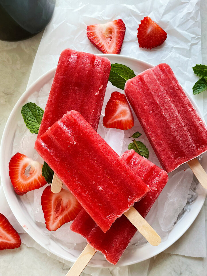 Strawberry Champagne Popsicles - The Hint of Rosemary