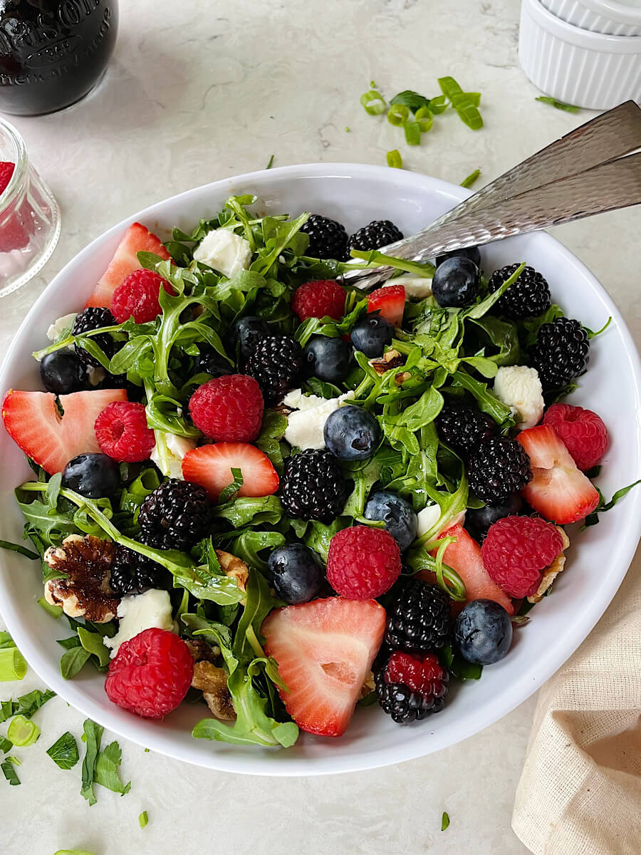 Delicious Healthy Breakfast Salad - The Hint of Rosemary