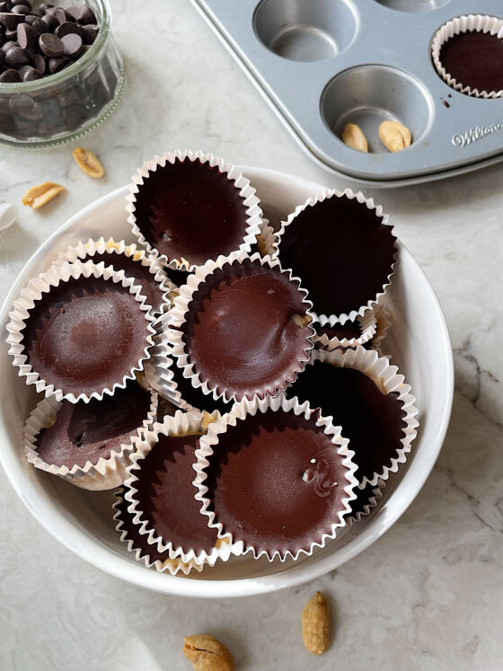Snickers Bites (Healthy & No Bake) - The Hint of Rosemary