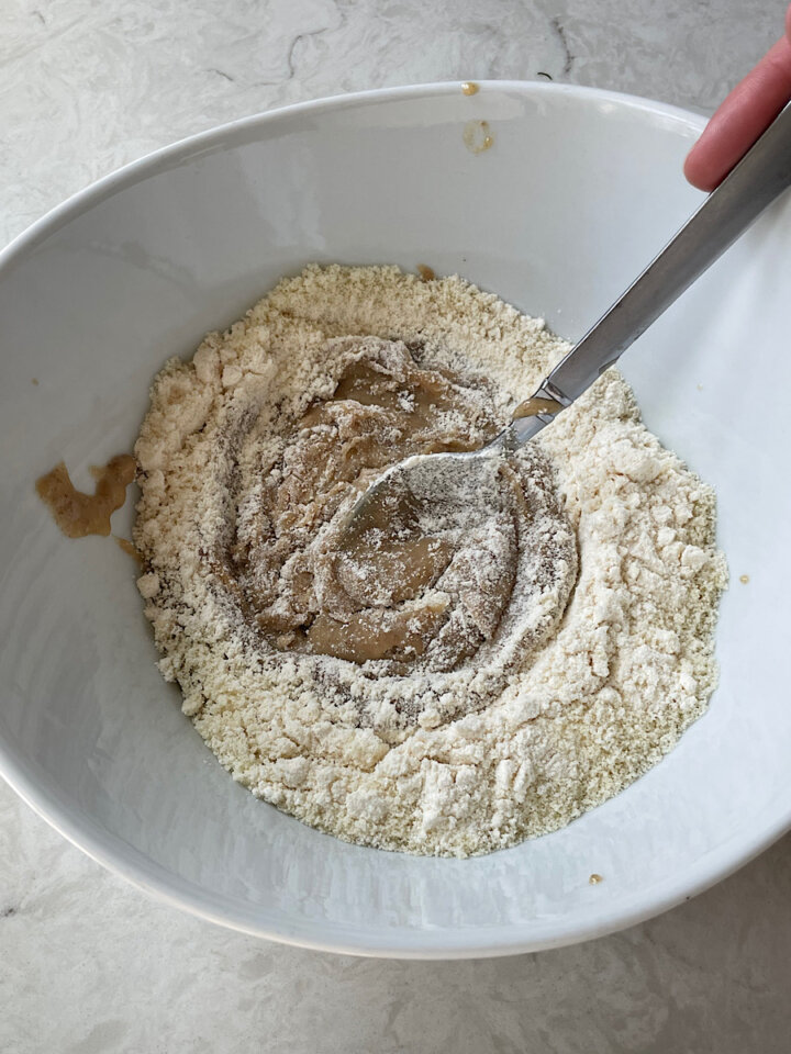 Healthy Cake Pops (No Bake & No Sugar!) - The Hint of Rosemary